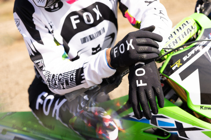 FOX 2026 MX Collection - Kits, Helmets, Boots, Goggles, Gloves & more ...